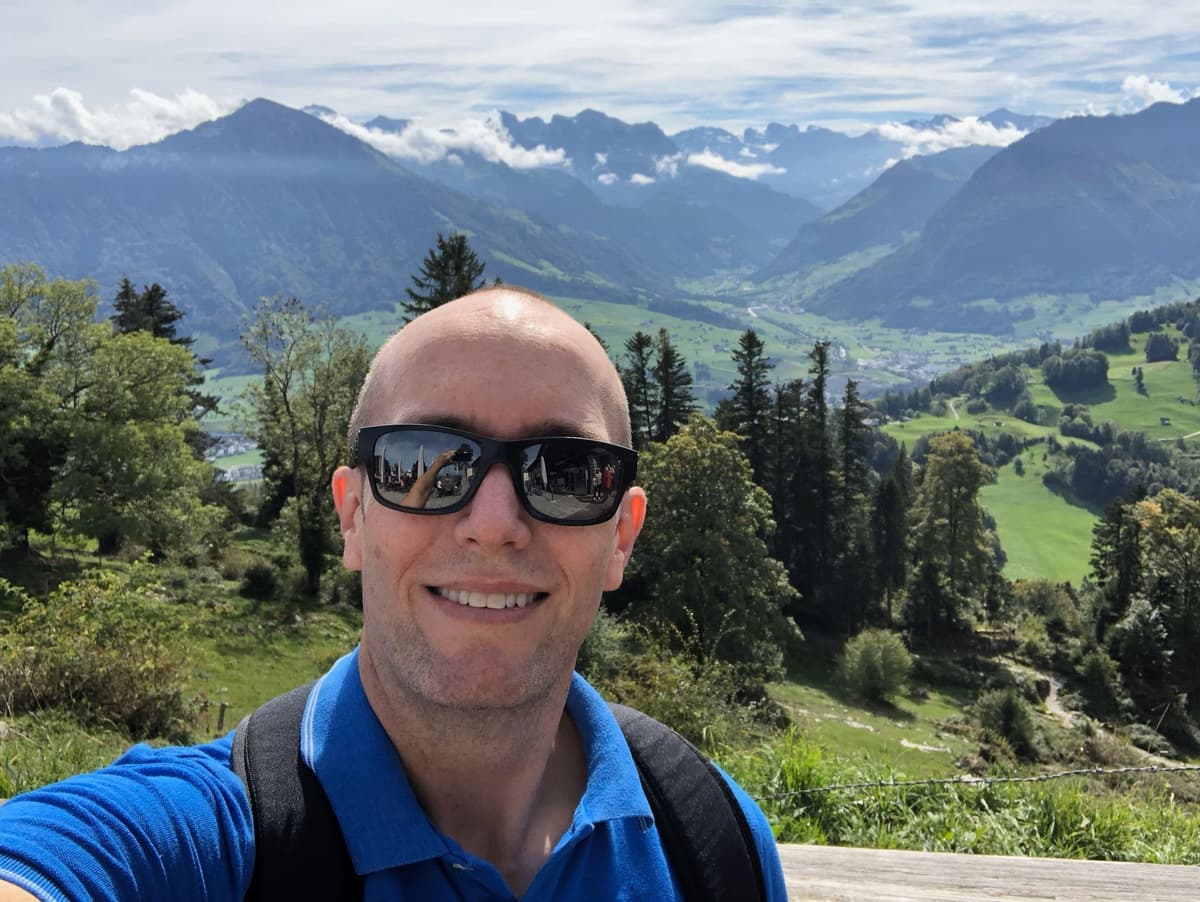 Trigger Docker builds with an AWS IoT Button - 56k.Cloud